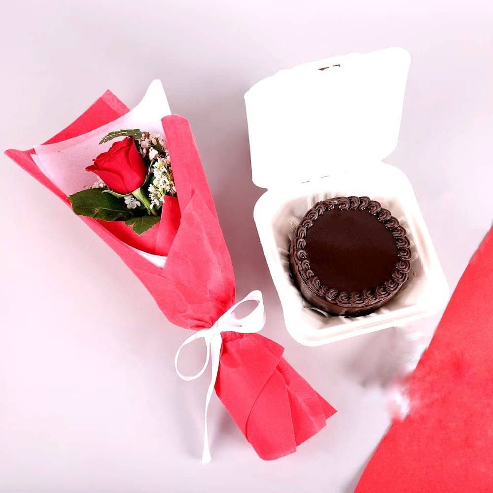 Single Rose With 4" Bento Cake - Same Day Cakes in Lagos - Zuzu Delights